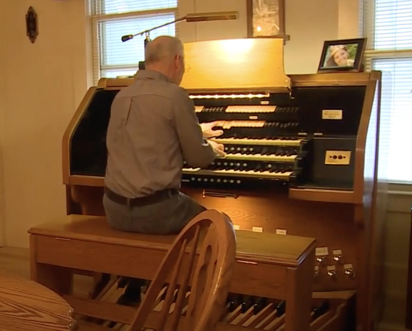 A Home With A Pipe Organ - ToHippo